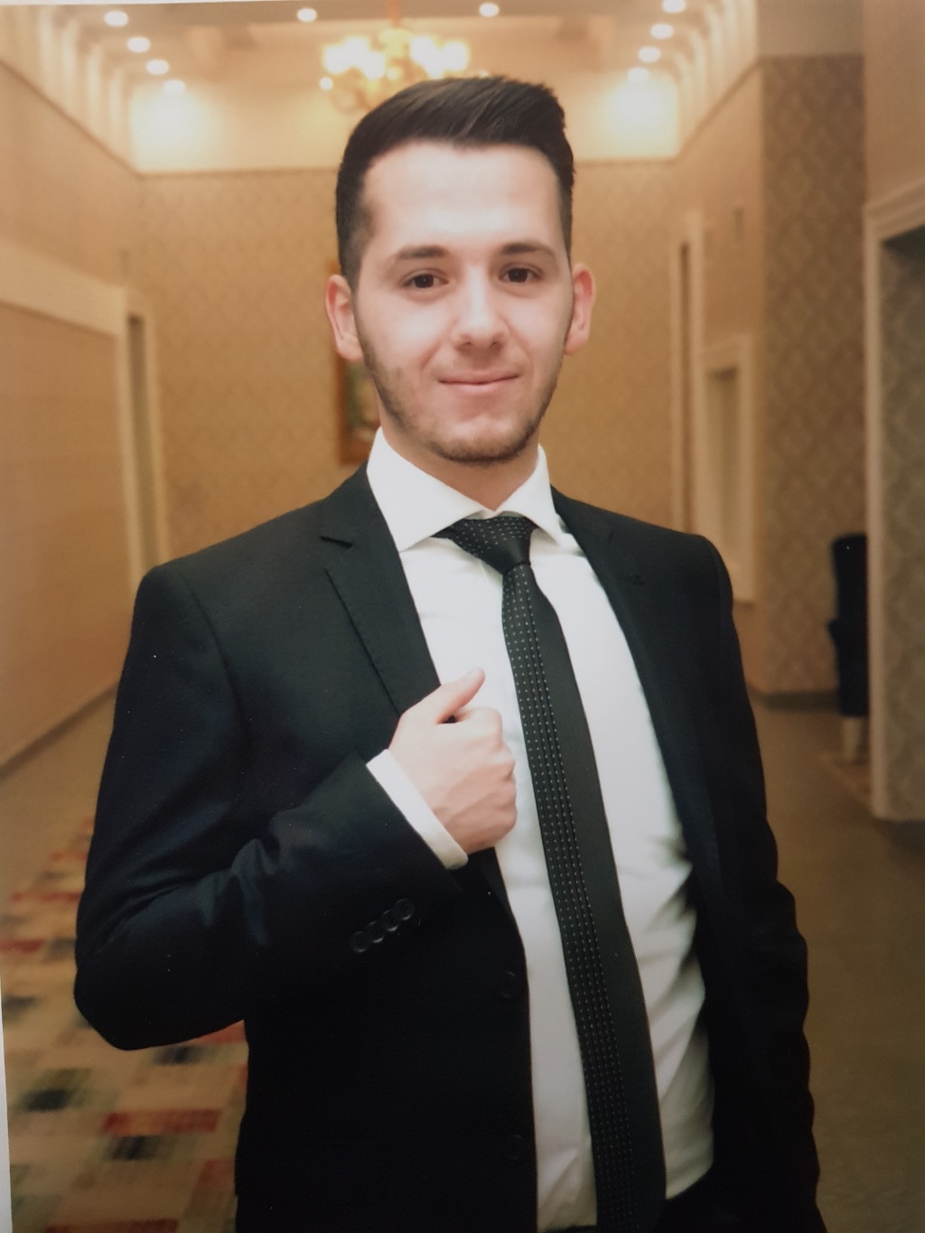 Enes Bek 0962